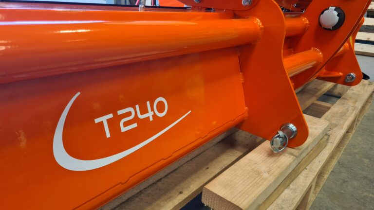 T240 Tractor Mounted Weed Wiper - Chapman Machinery